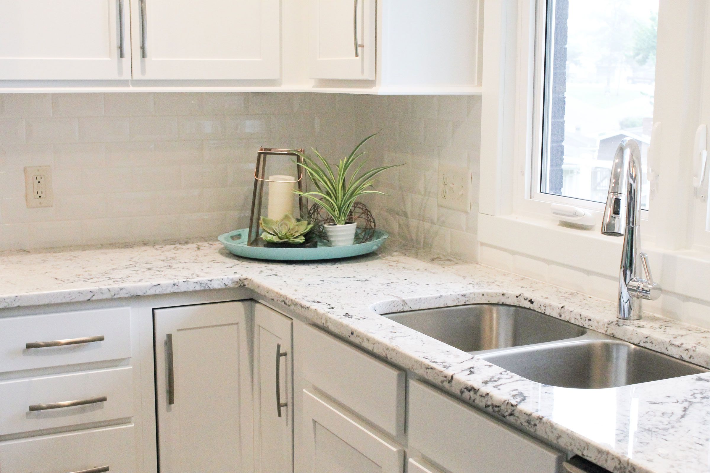 Marble vs. Quartz: The Ultimate Countertop Comparison Guide
